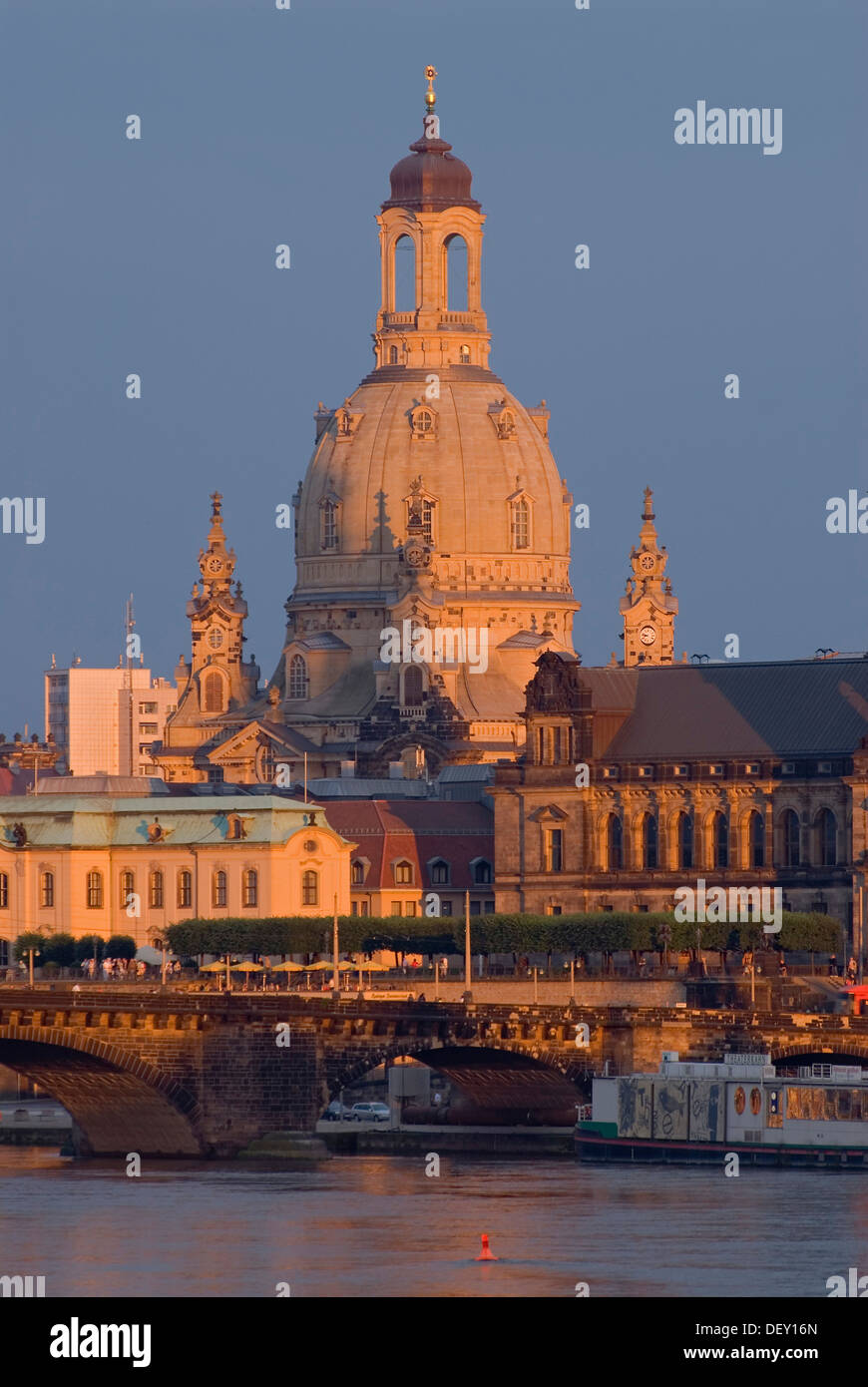 Frauenkirche church seen across the river Elbe, Friedrichstadt, Dresden ...