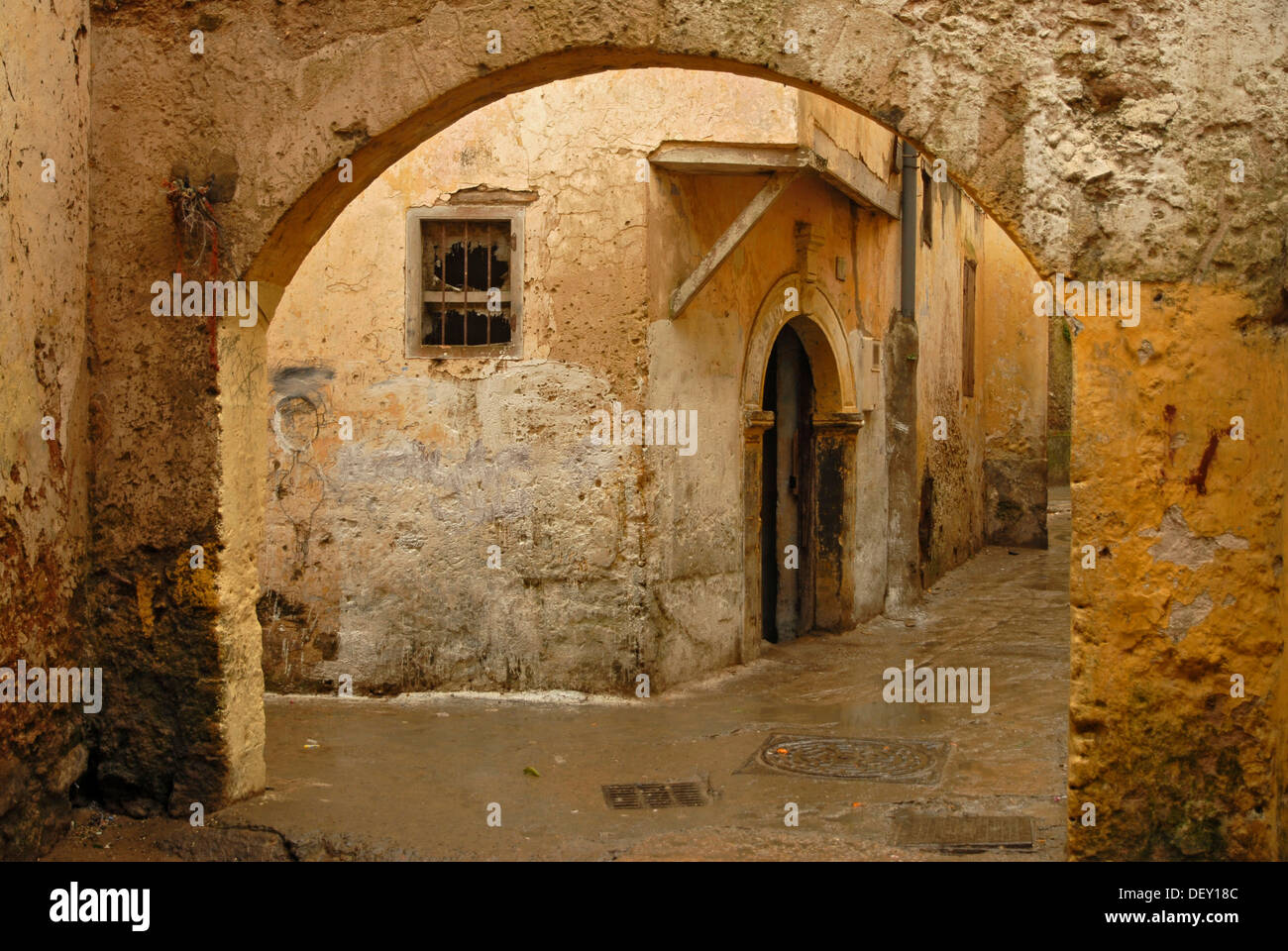 An arch and facades in the Cité Portugaise of El Jadida, UNESCO World ...