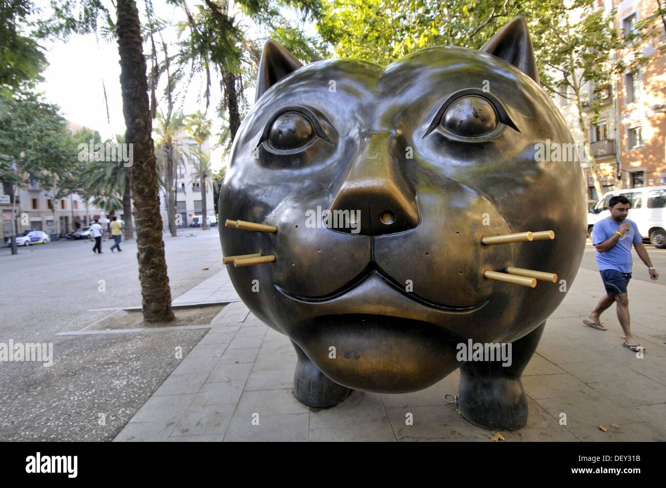 Raval cat sculpture hi-res stock photography and images - Alamy