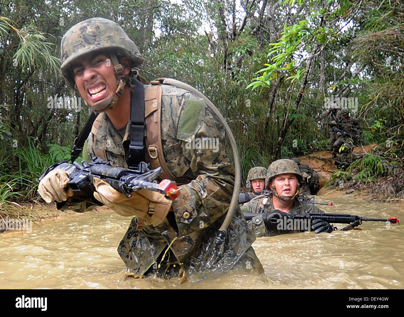 Naval Mobile Construction Battalion (NMCB) 3 Construction Mechanic 3rd ...