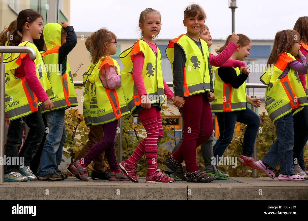First grade students from the Am Meusser Berg Elementary School wear ...