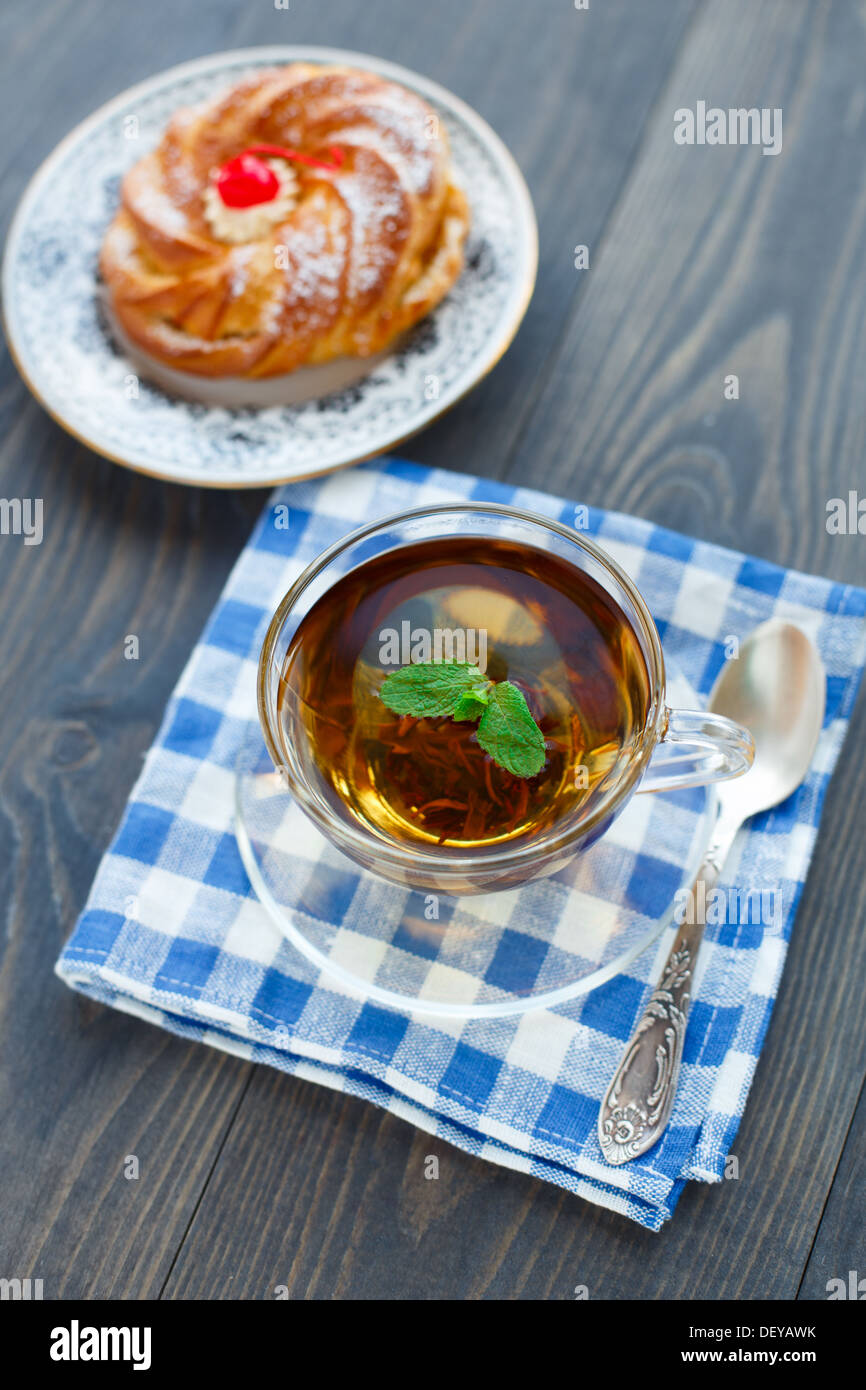 Cup of tea and cake Stock Photo - Alamy