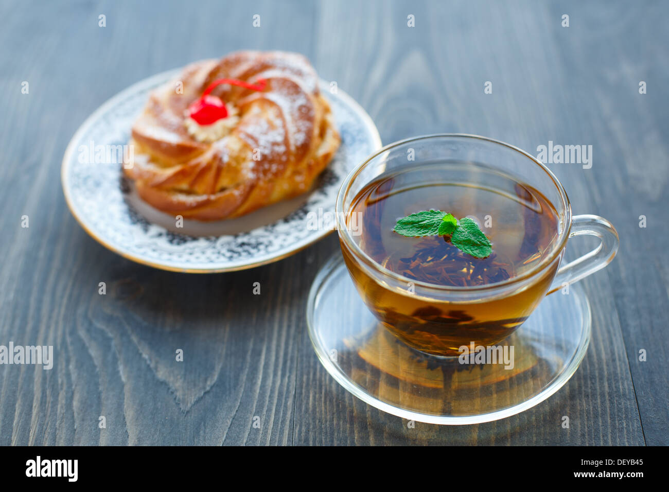 Cup of tea and cake Stock Photo - Alamy