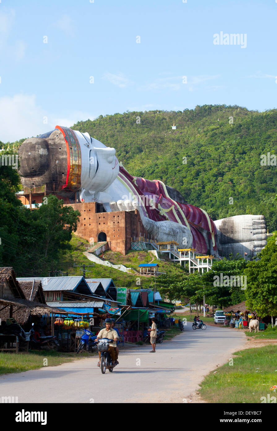 The 560 foot reclining hi-res stock photography and images - Alamy