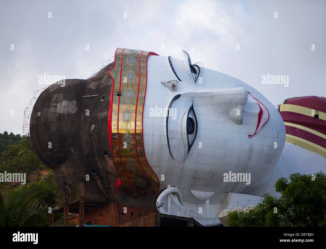 The 560 foot reclining hi-res stock photography and images - Alamy