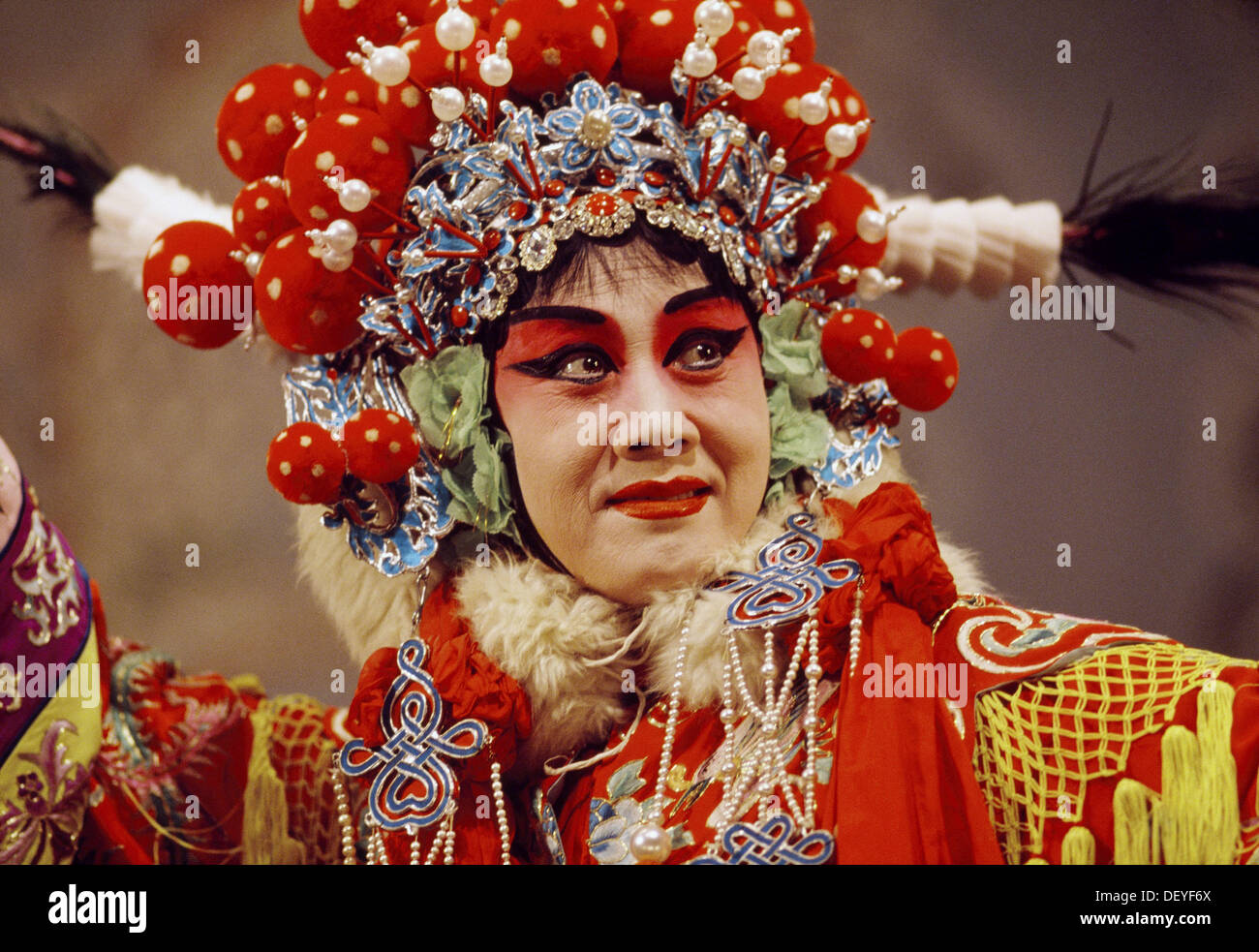 Portrait of beijing opera hi-res stock photography and images - Alamy