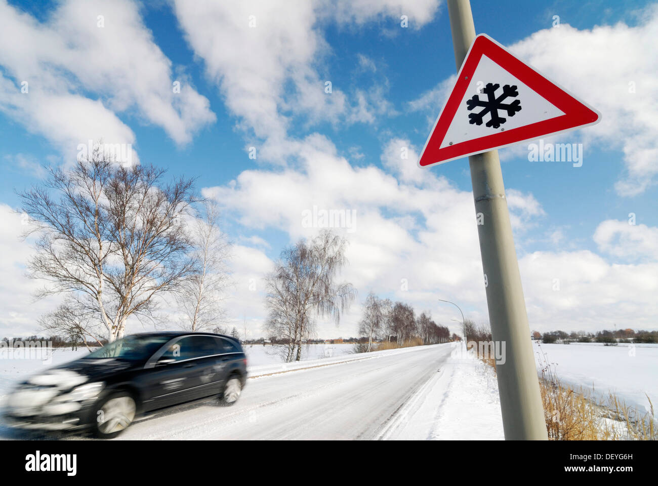 Slippery roads hi-res stock photography and images - Alamy