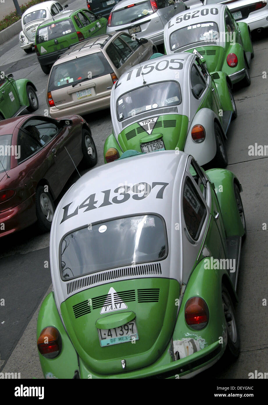 Row of taxis mexico hi-res stock photography and images - Alamy