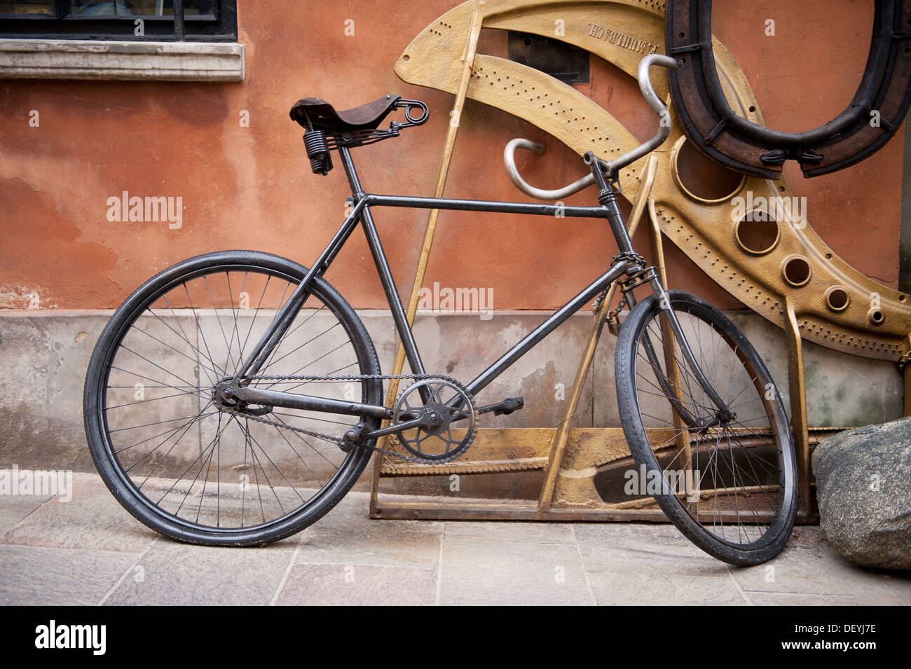 Old cycle hi-res stock photography and images - Alamy