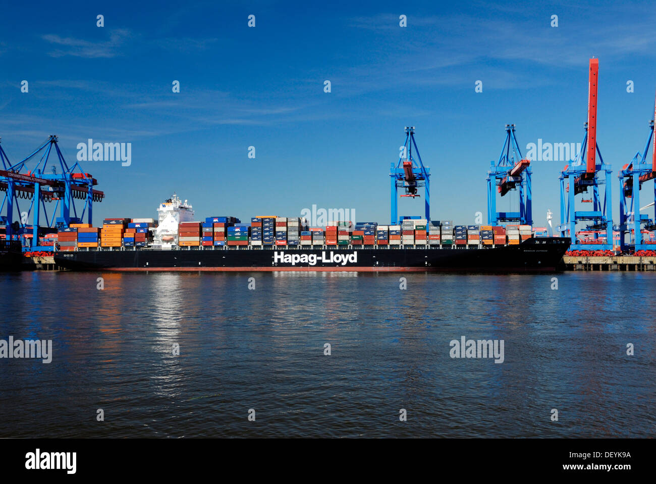 Hapag-Lloyd container ship Bangkok Express at the Altenwerder container ...