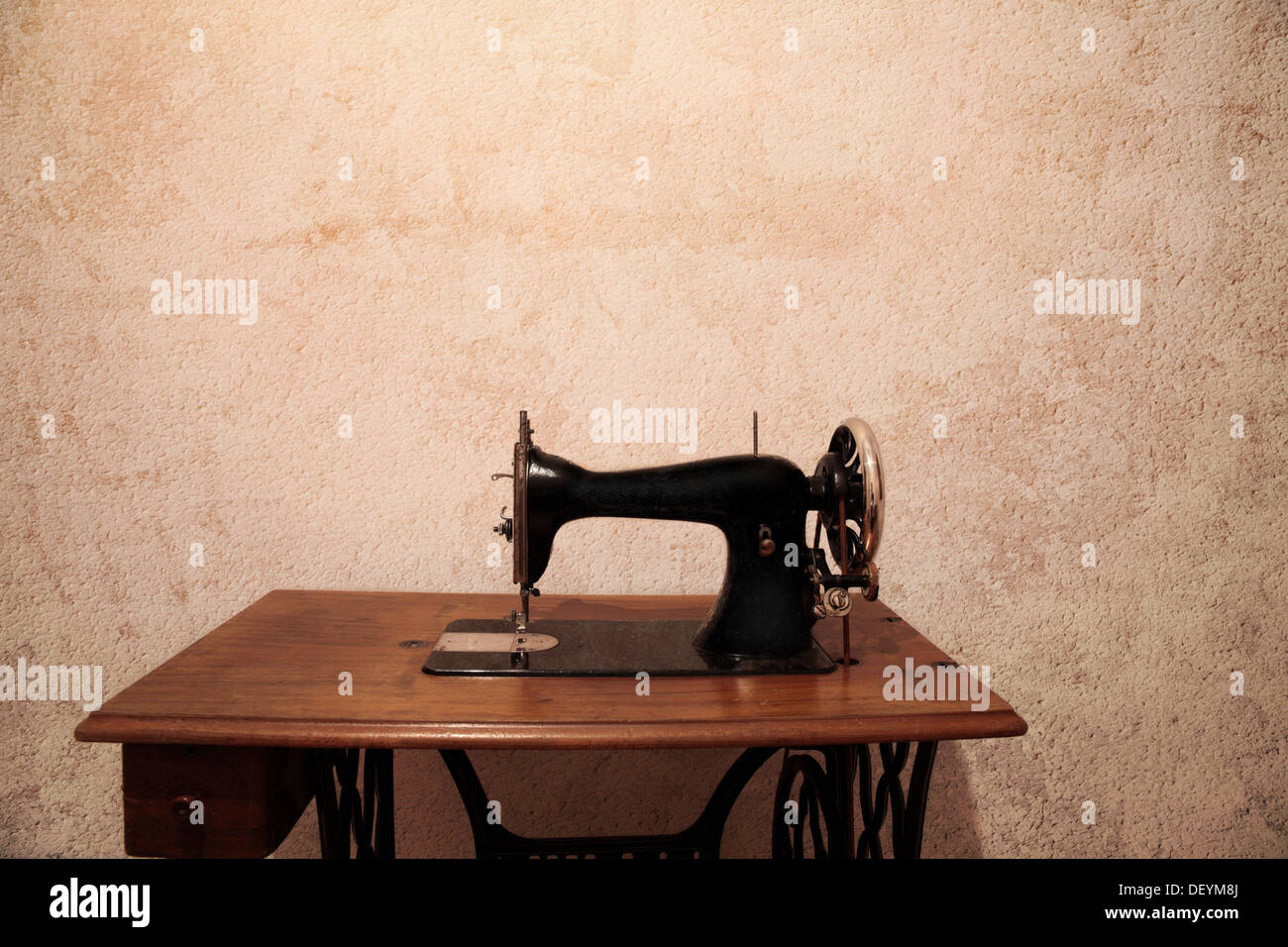 old and vintage sewing machine Stock Photo - Alamy