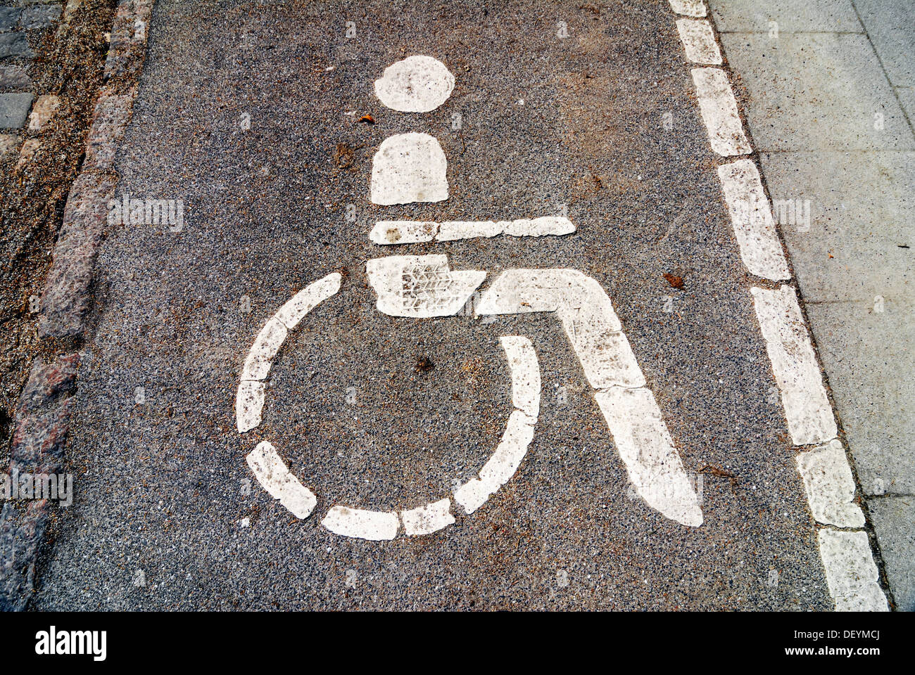 Handicapped parking space Stock Photo - Alamy