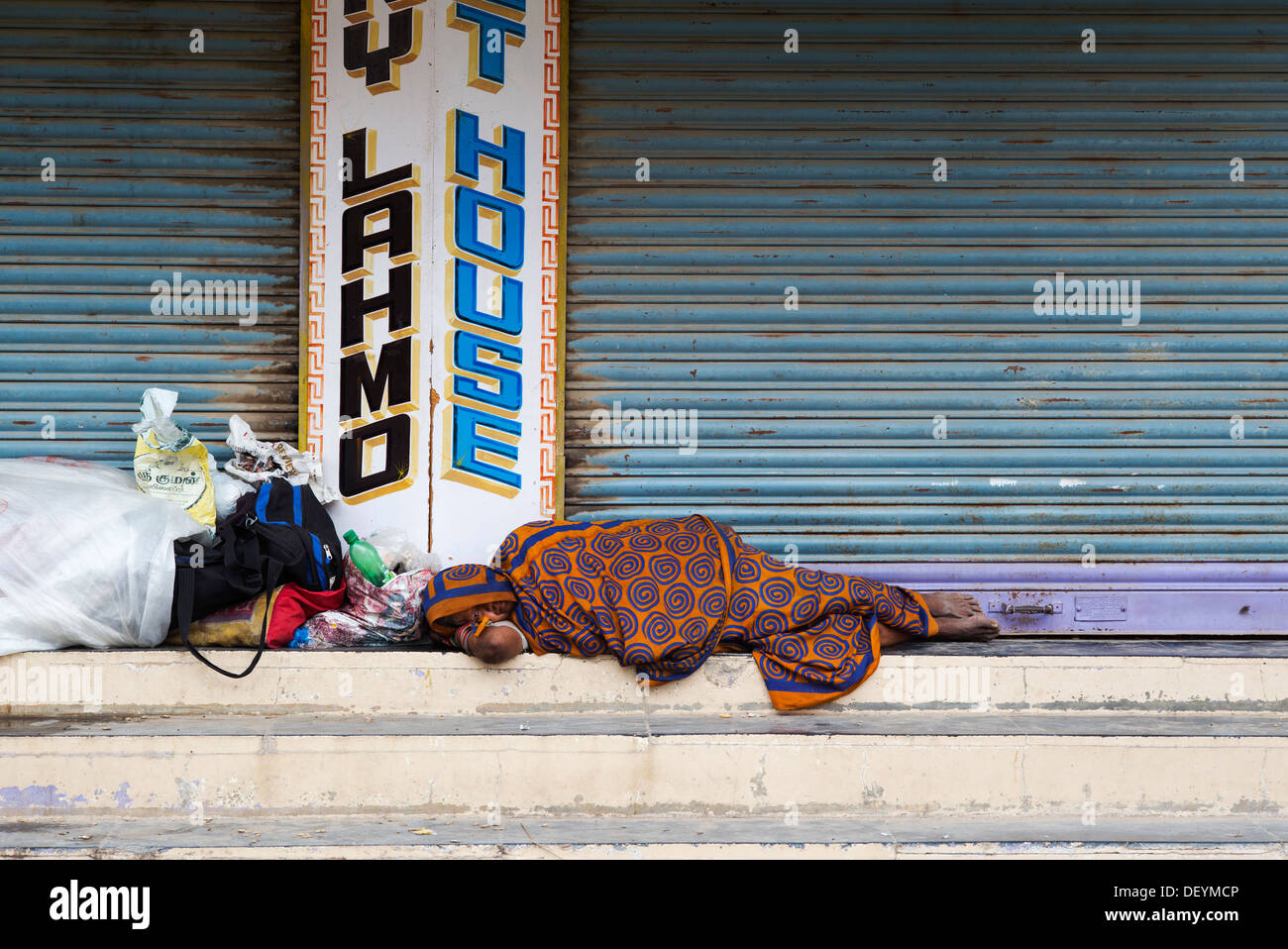 Homeless woman street hi-res stock photography and images - Alamy