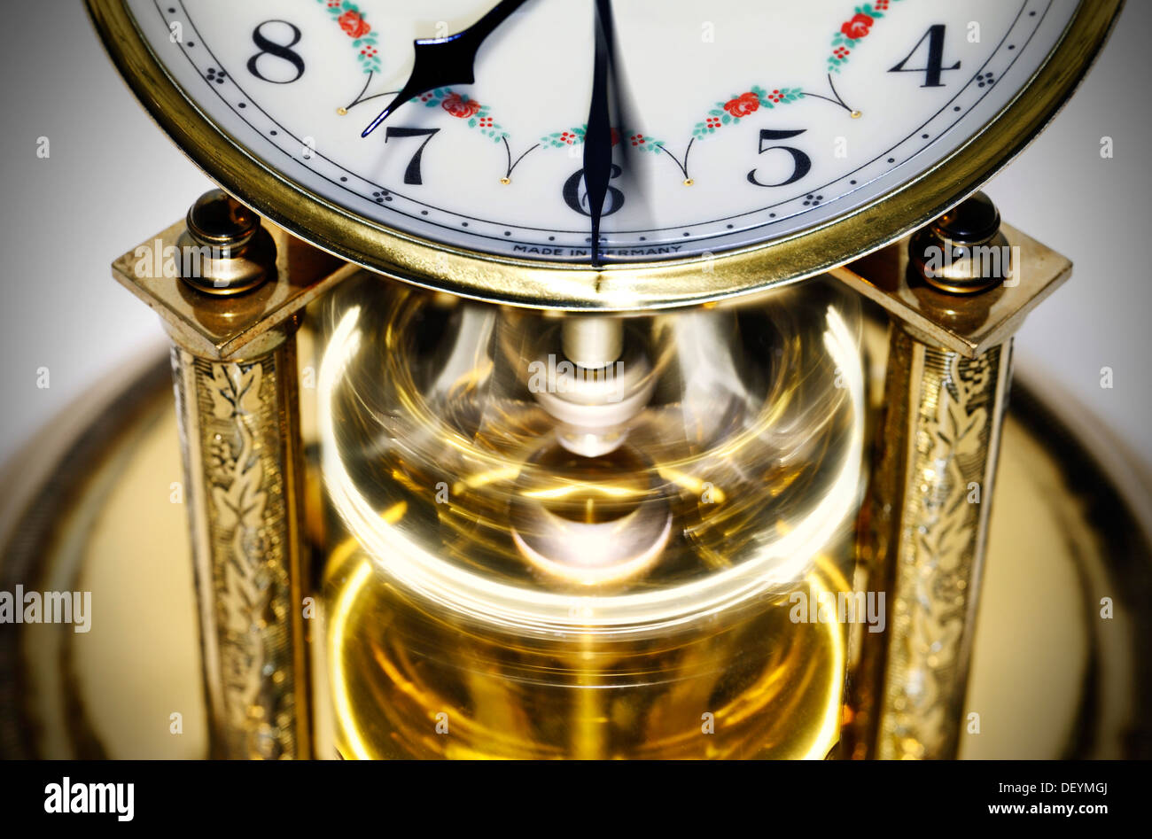 Pendulum, time, symbolic picture, transience Stock Photo - Alamy