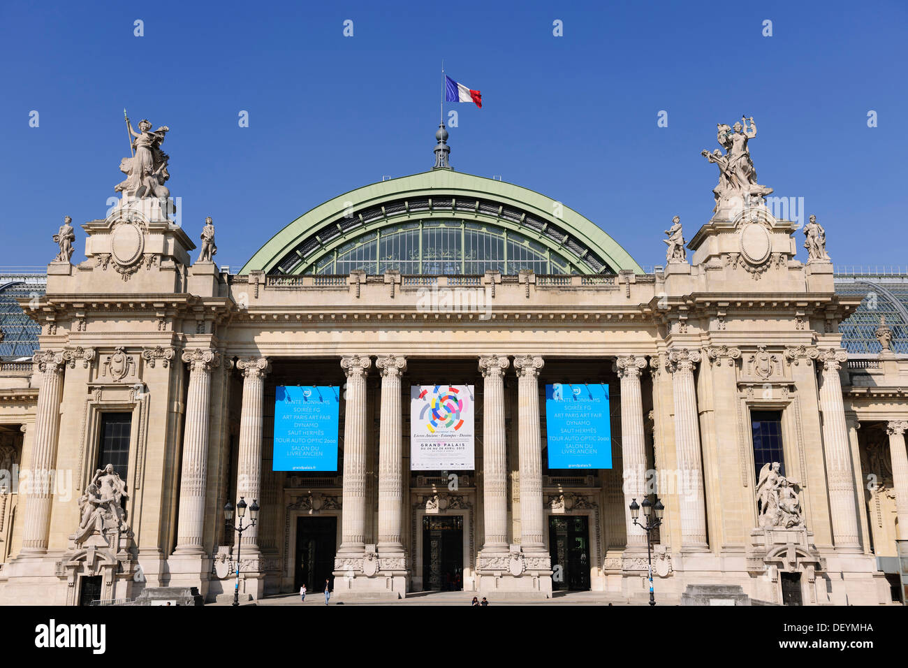Grand palais paris hi-res stock photography and images - Alamy