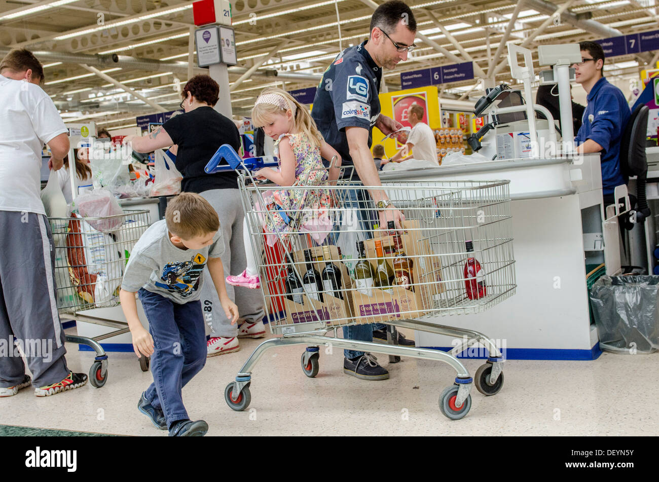 Tesco Extra shoppers Serpentine Green Peterborough Stock Photo - Alamy