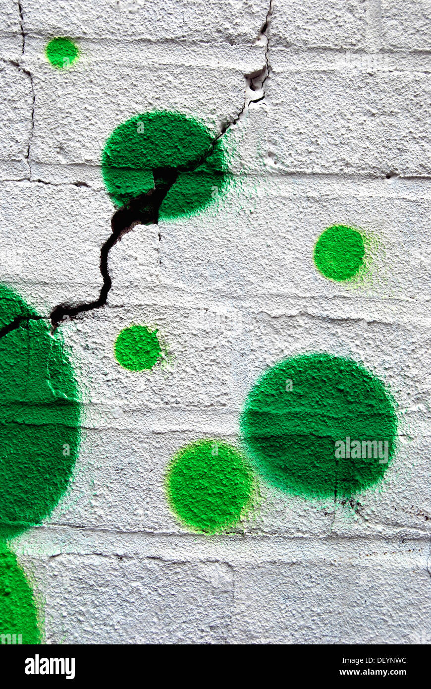 Green dots, graffiti Stock Photo - Alamy