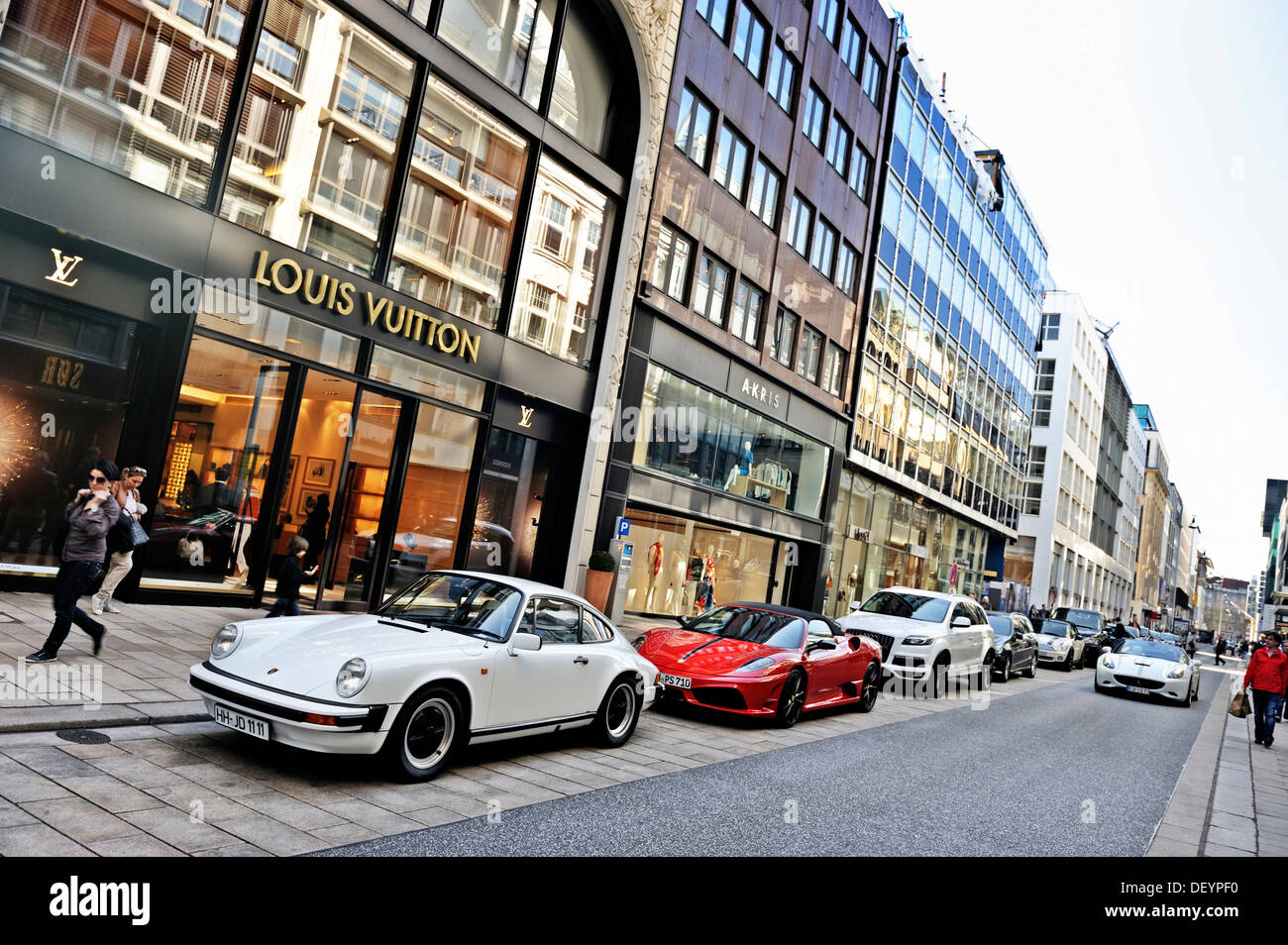 Neuer wall hi-res stock photography and images - Alamy