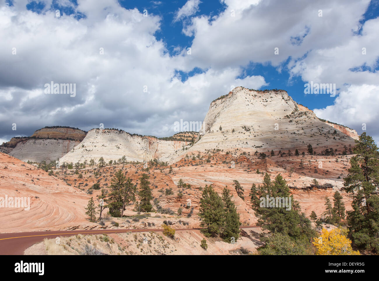 This image shows the beautiful drive on the upper plateau of Zion ...