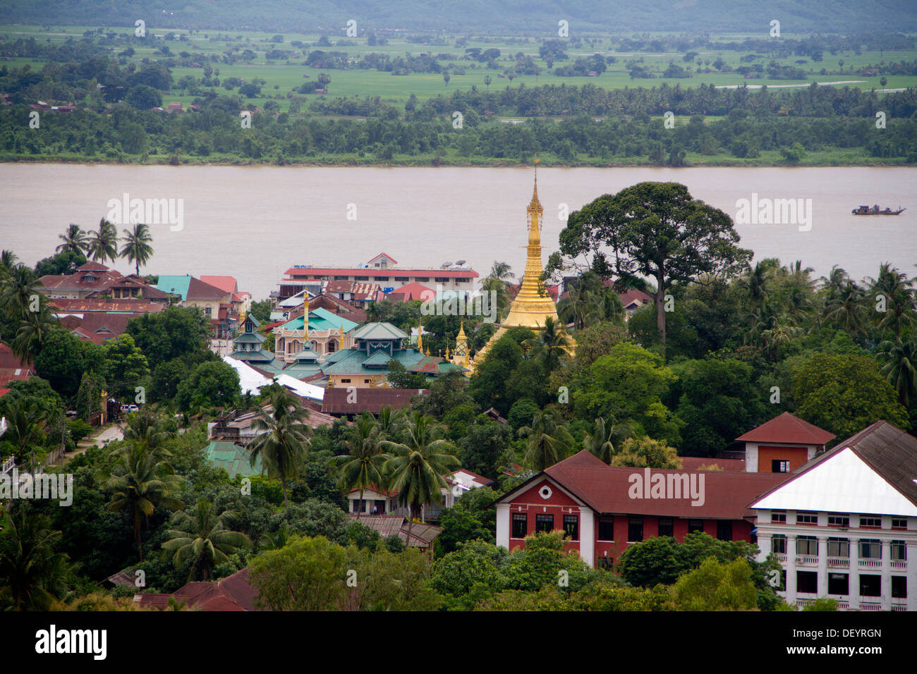 Thanlwin river hi-res stock photography and images - Alamy