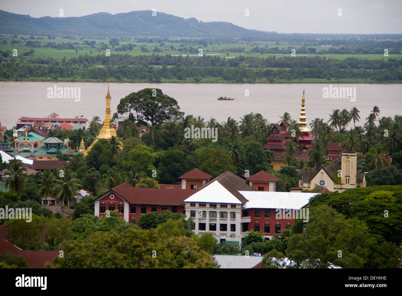 Mawlamyine hi-res stock photography and images - Alamy
