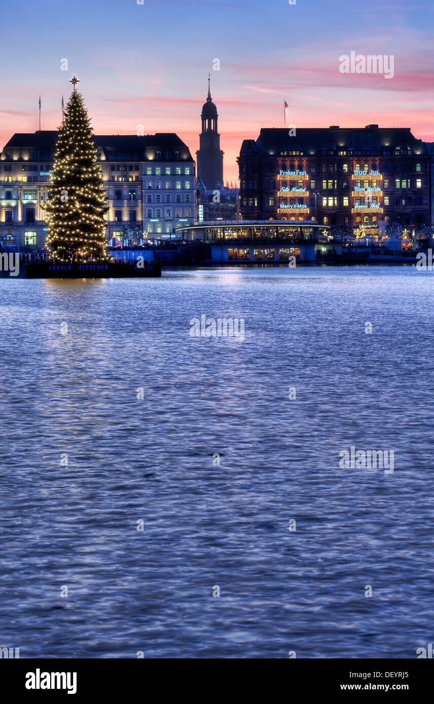 Binnenalster or Inner Alster Lake at Christmas time with Alster fir ...
