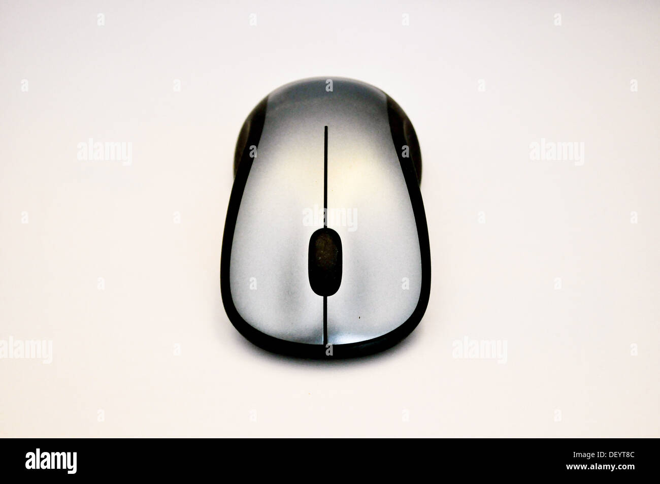 Wireless mouse hi-res stock photography and images - Alamy