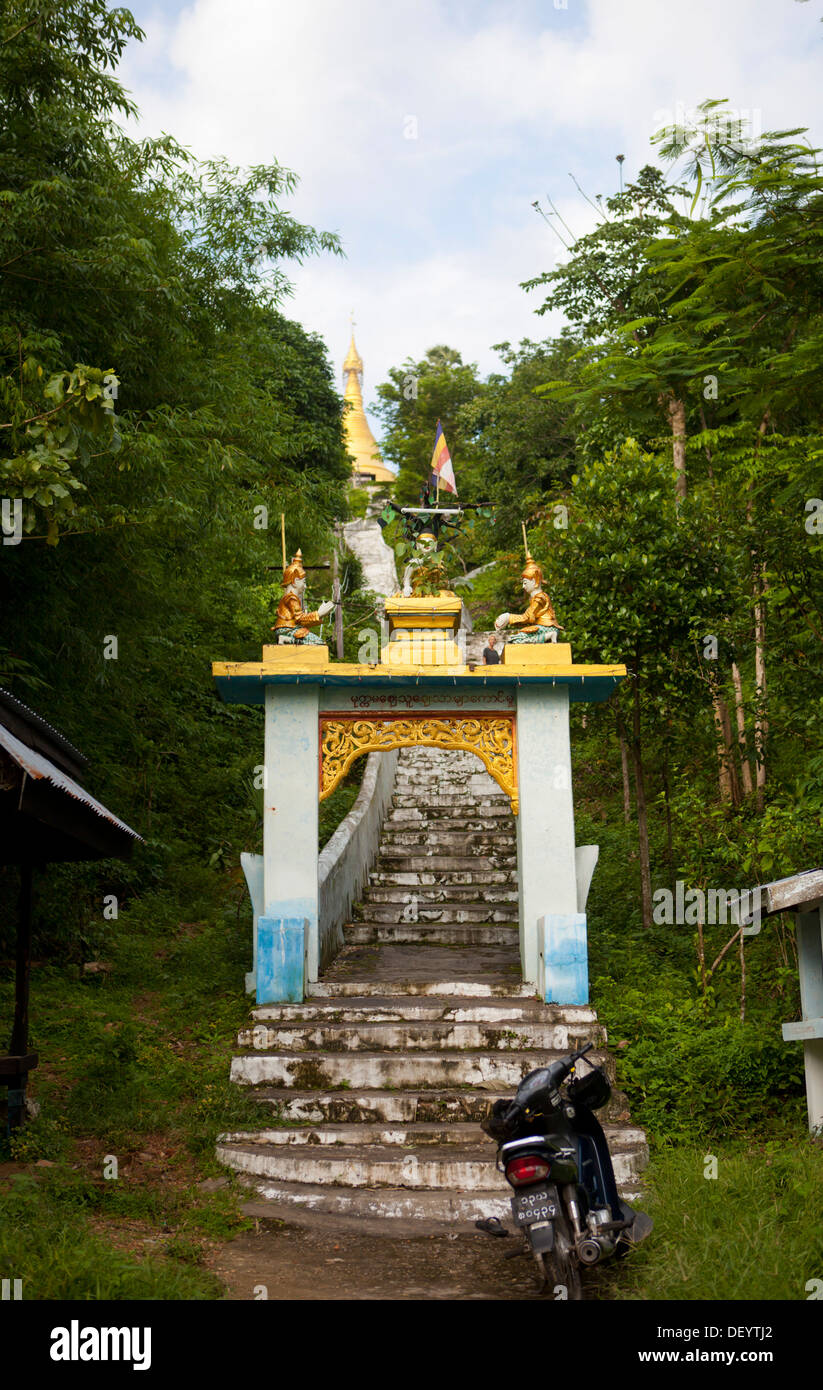 Entrance of a temple hi-res stock photography and images - Alamy