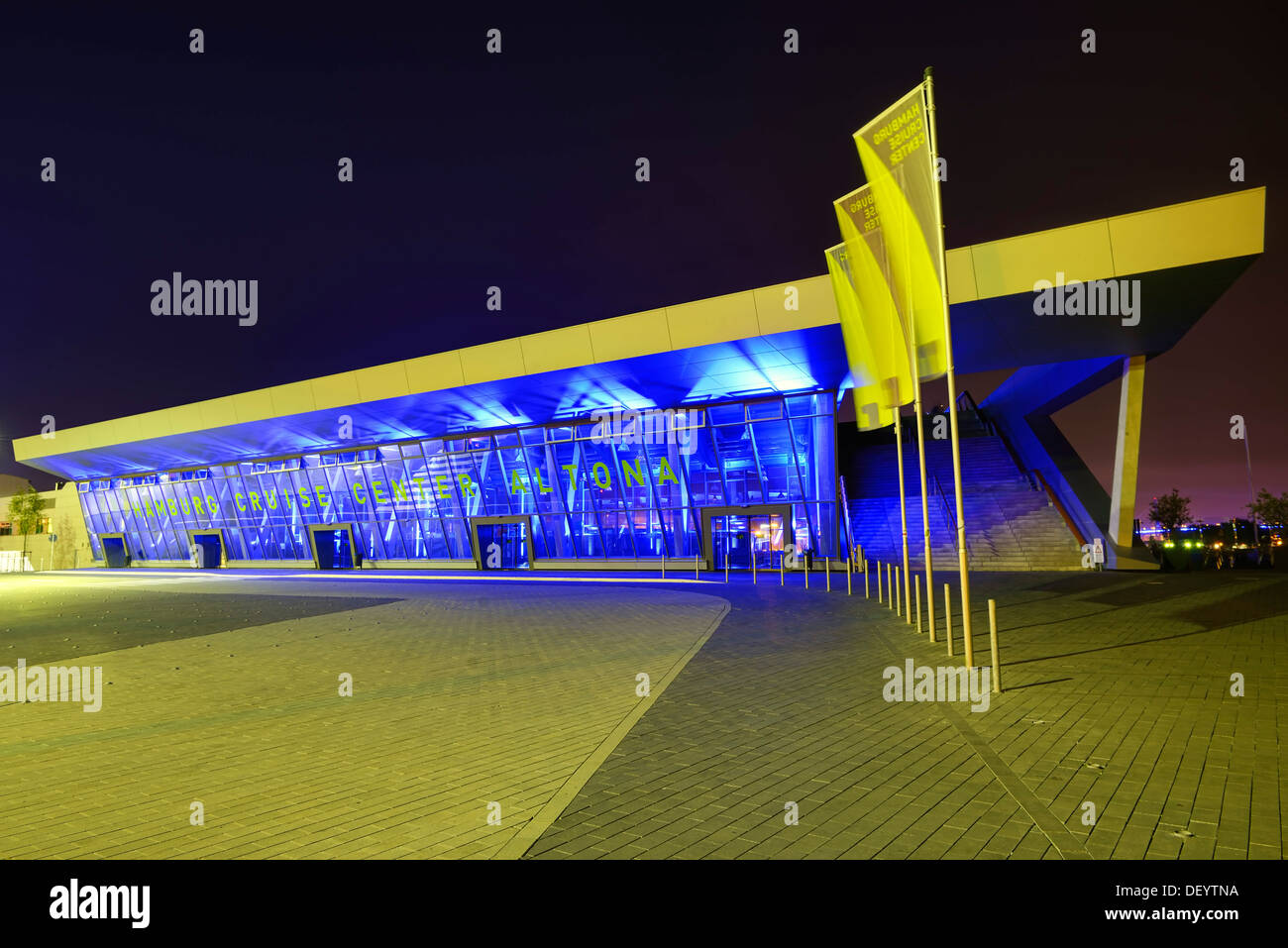 Cruise Center Altona and "Blue Port" illuminations, Hamburg Stock Photo ...
