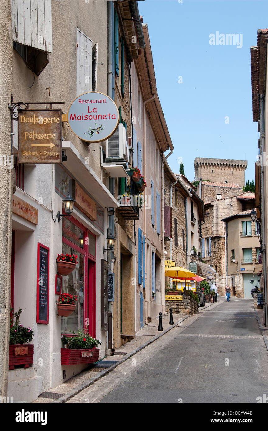 Southern rhone wine region french hi-res stock photography and images ...