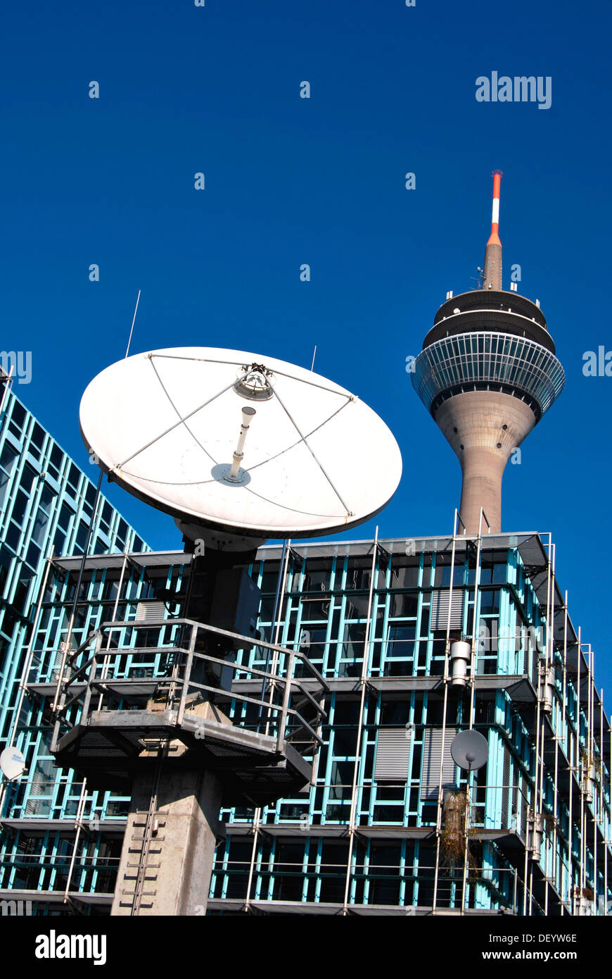 Tv and radio transmission station hi-res stock photography and images ...