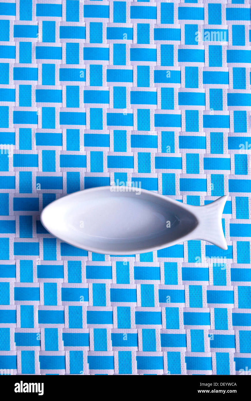 Fish-shaped porcelain bowl Stock Photo - Alamy