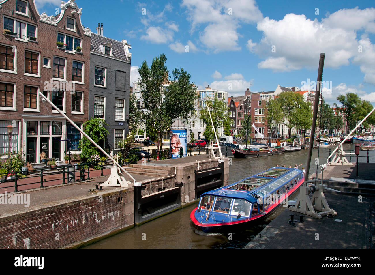 Old canal boat hi-res stock photography and images - Alamy