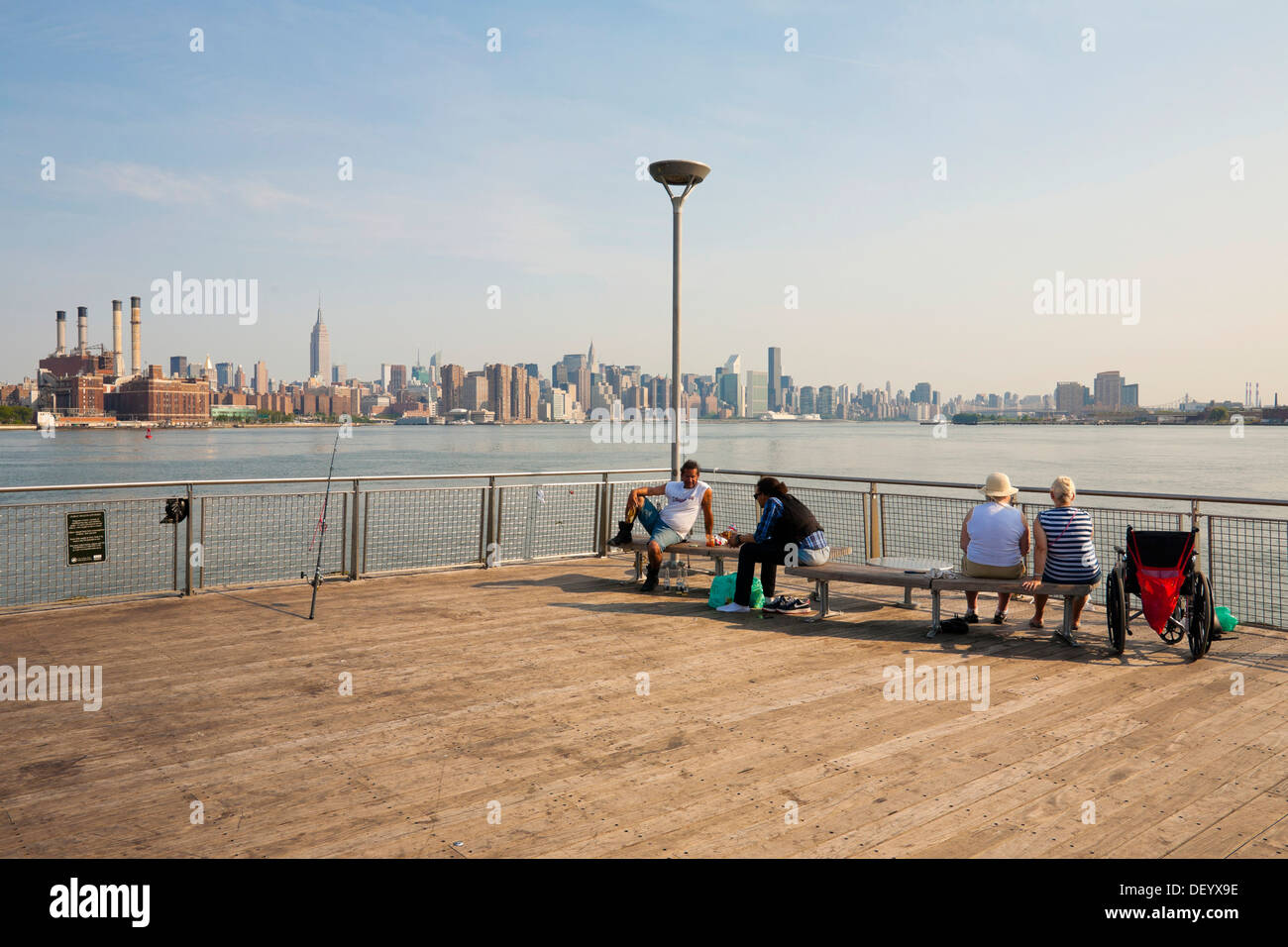 Greenpoint brooklyn hi-res stock photography and images - Alamy