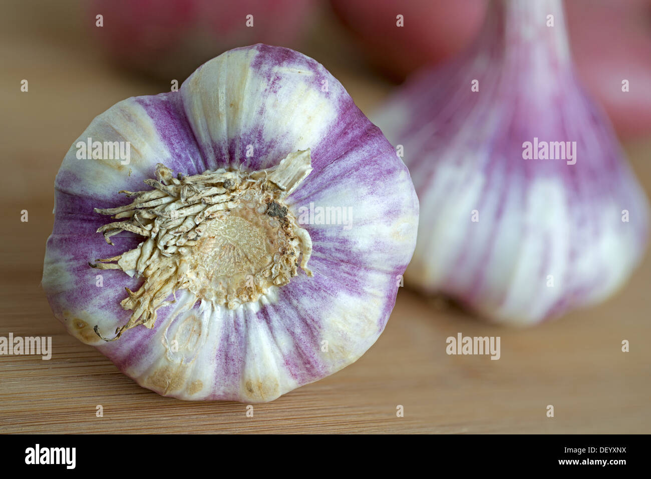Two garlic cloves studio hi-res stock photography and images - Alamy