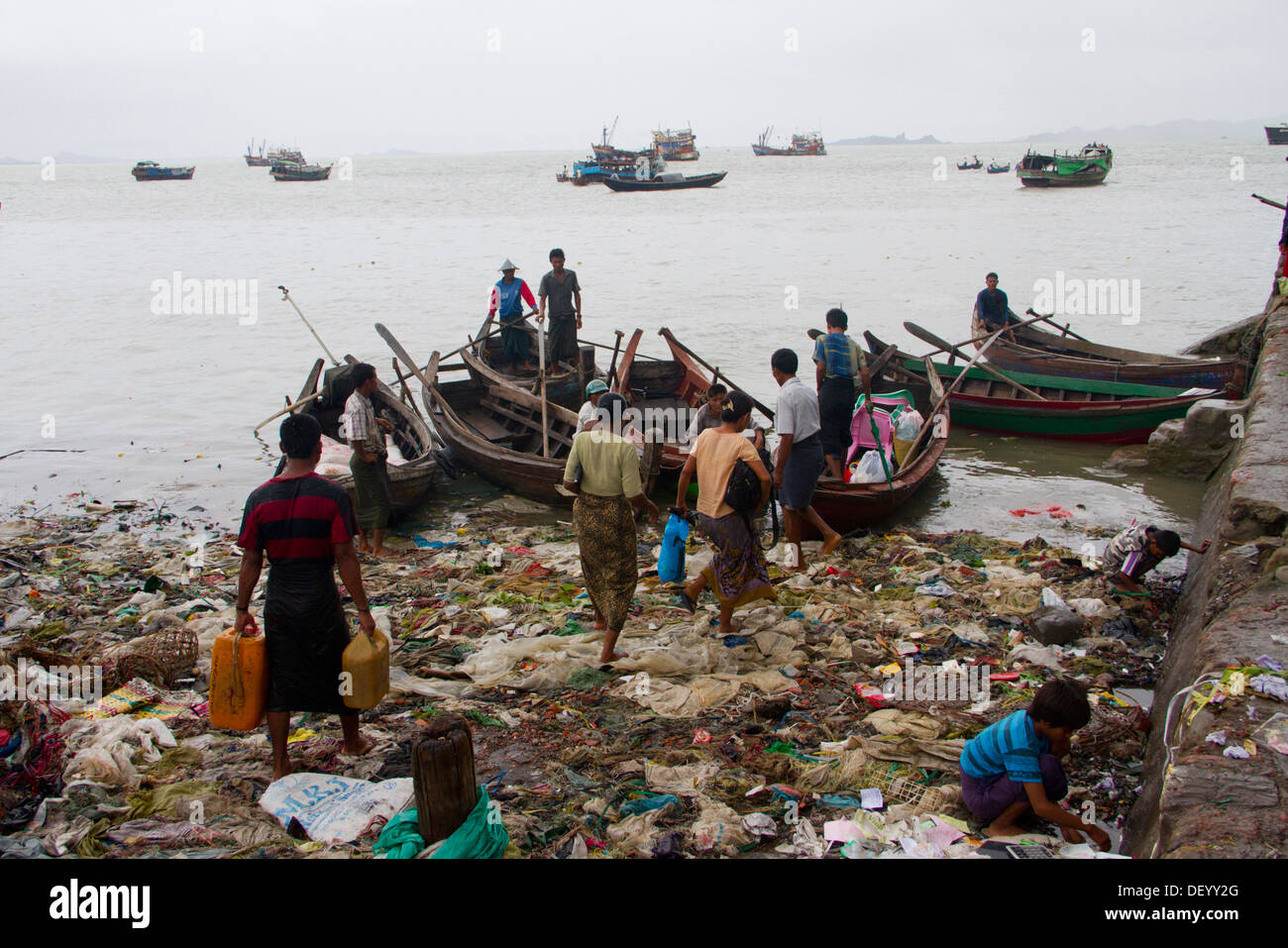 Women look on river hi-res stock photography and images - Alamy
