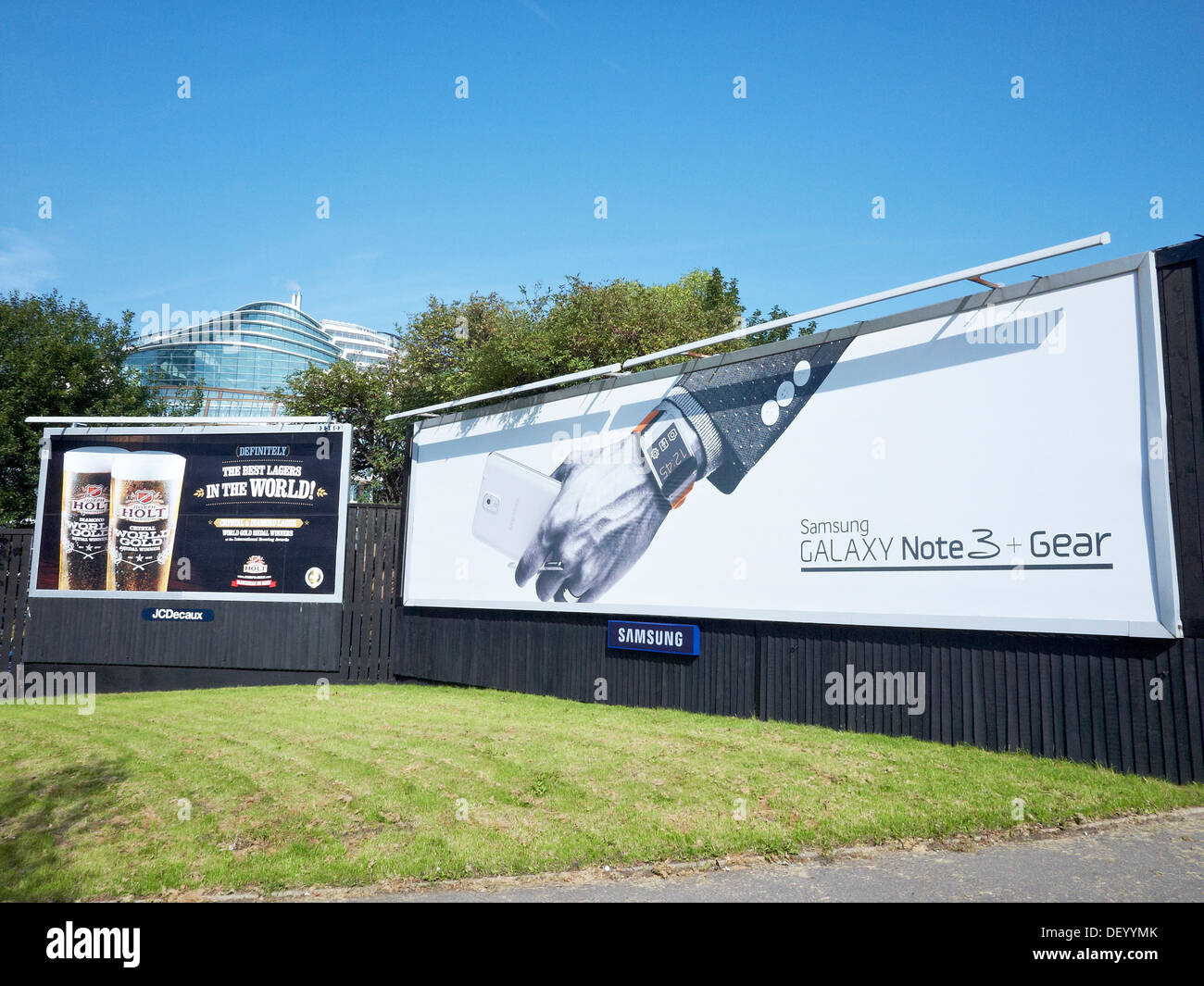 Billboards uk hi-res stock photography and images - Alamy