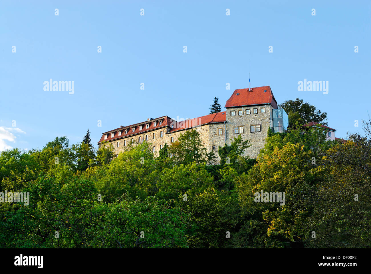 Creuzburg Castle in the Werra River valley, Thuringia Stock Photo - Alamy