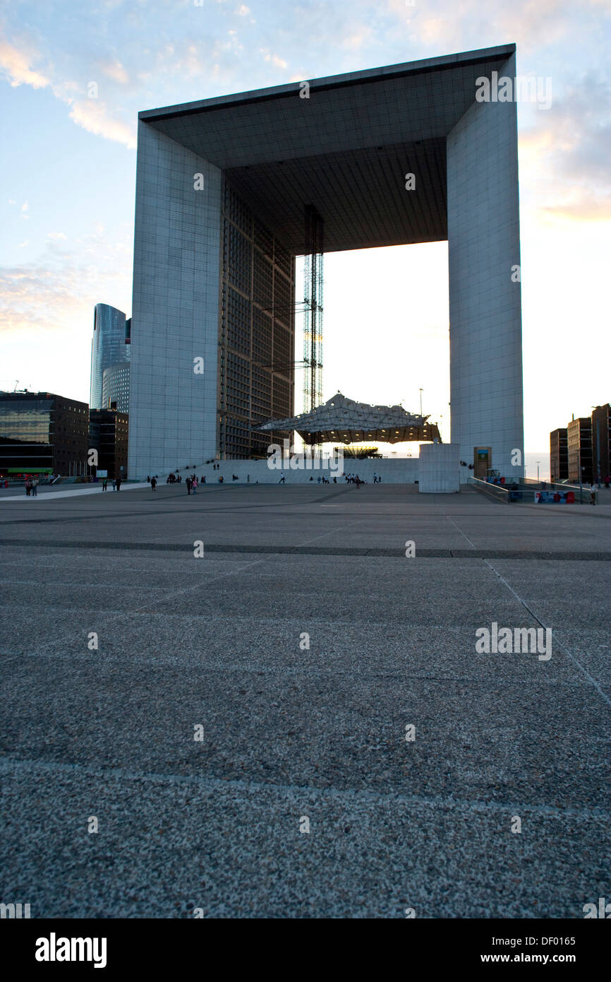 Le cube paris hi-res stock photography and images - Alamy