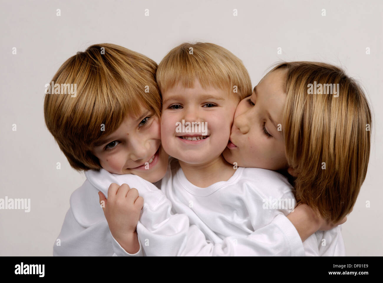 Three similar family hi-res stock photography and images - Alamy