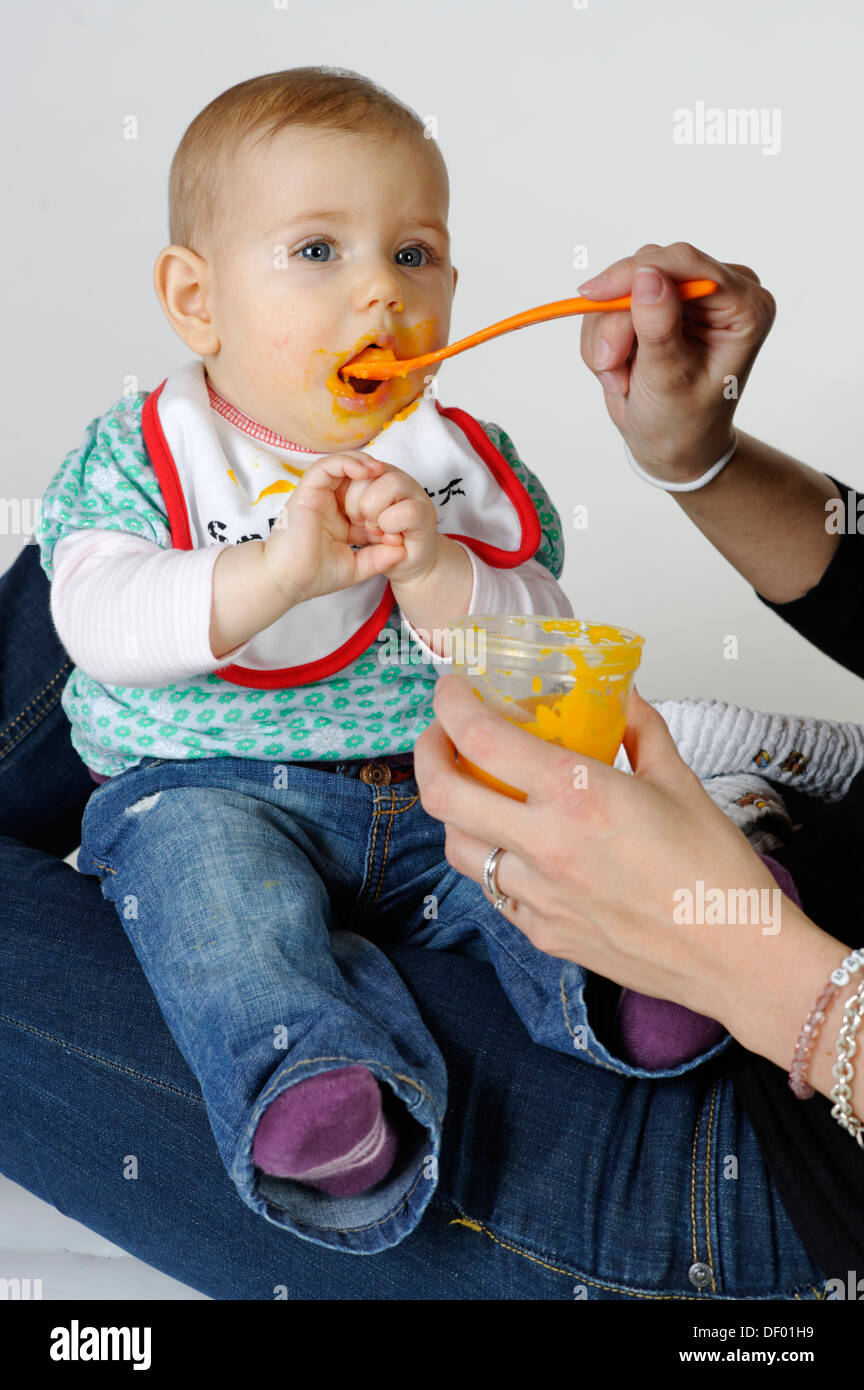 Baby food products hi-res stock photography and images - Alamy