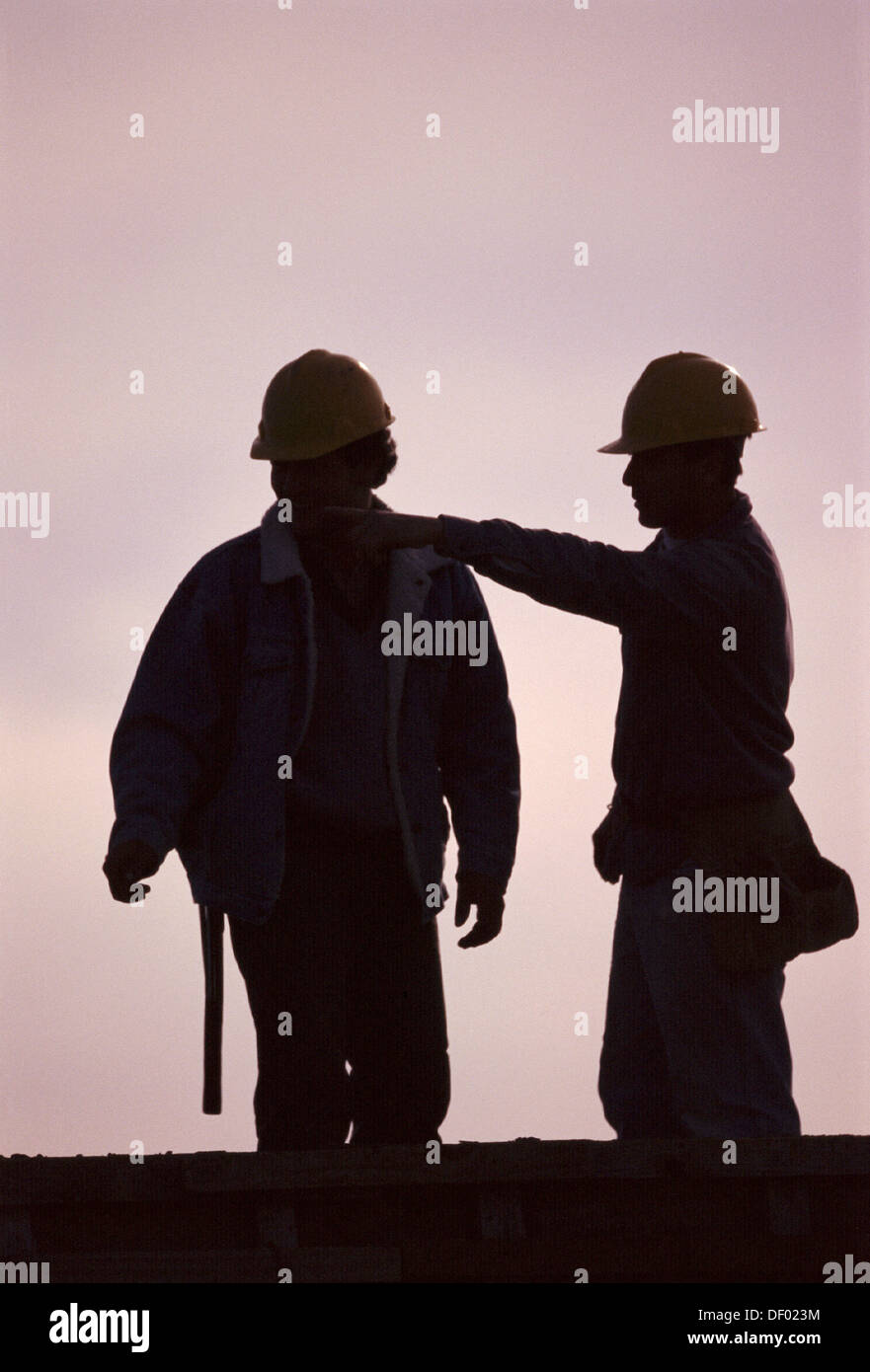 Lineman silhouette hi-res stock photography and images - Alamy