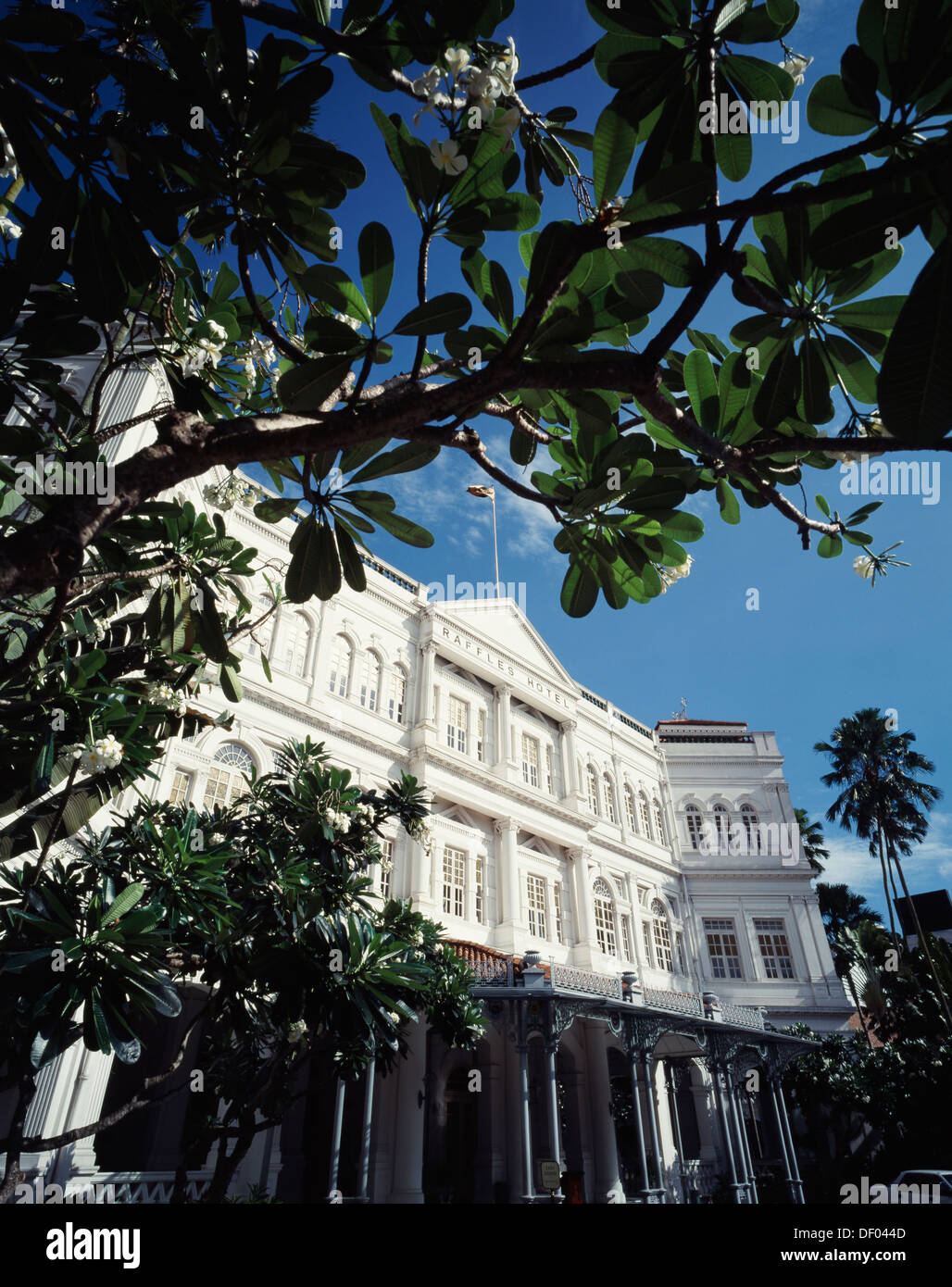 Singapore, Raffles Hotel Exterior Stock Photo - Alamy