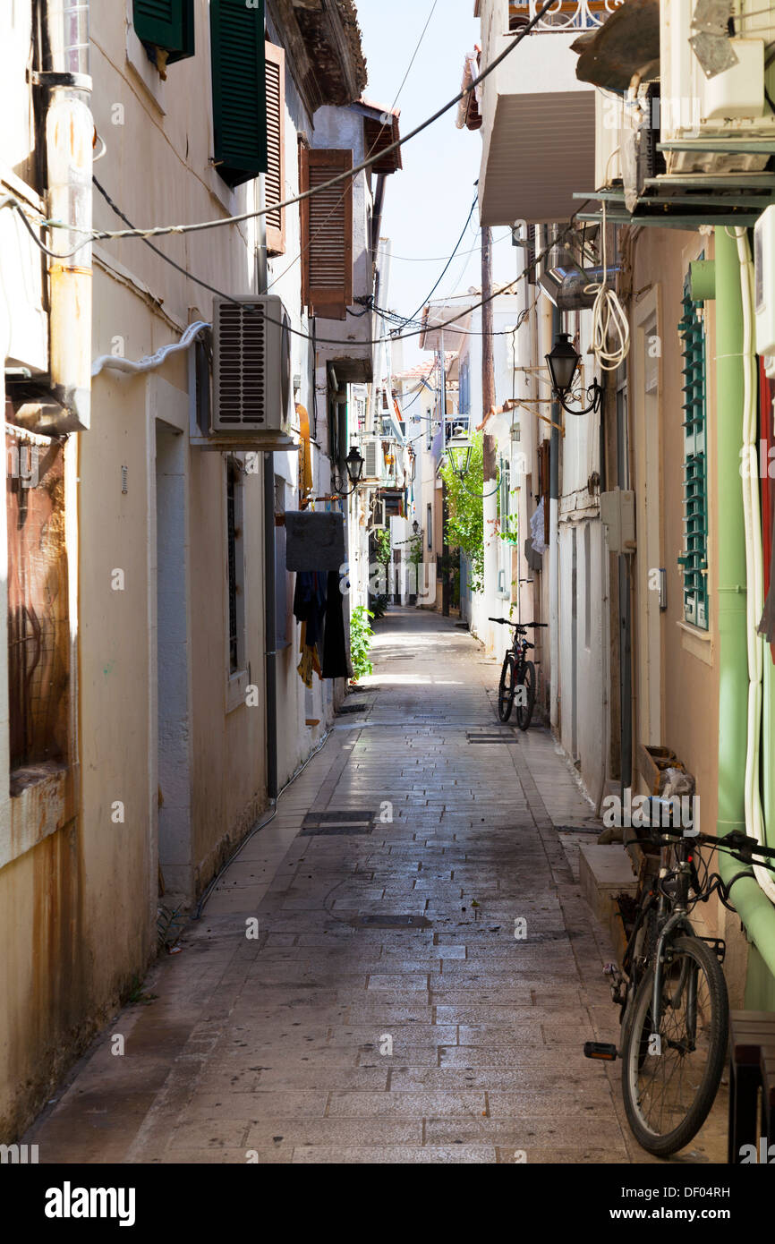 Greek alleyway hi-res stock photography and images - Alamy