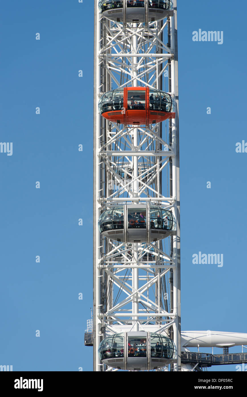 Pods london ride attraction wheel hi-res stock photography and images ...