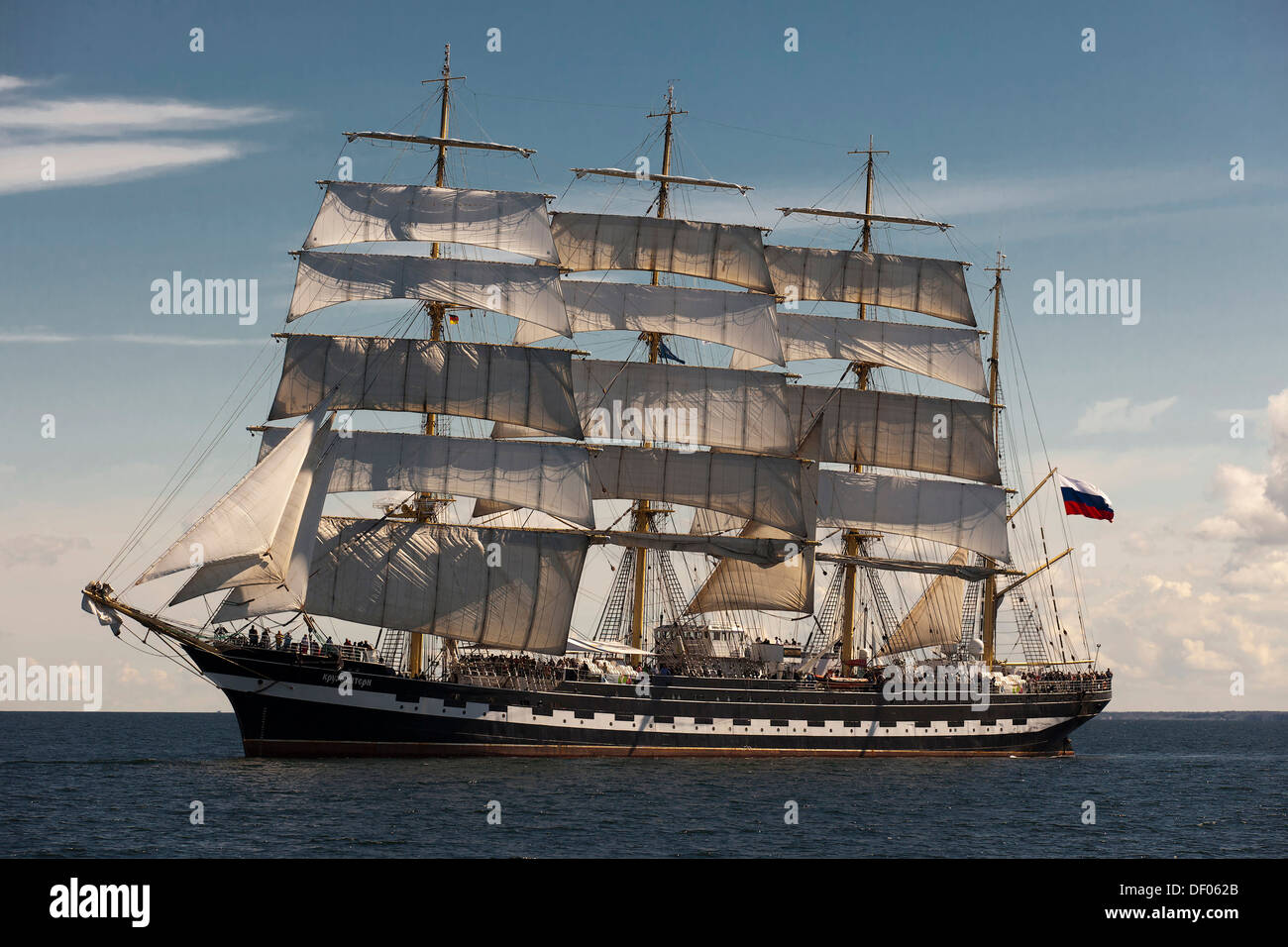 Four masted sailing ships hi-res stock photography and images - Alamy