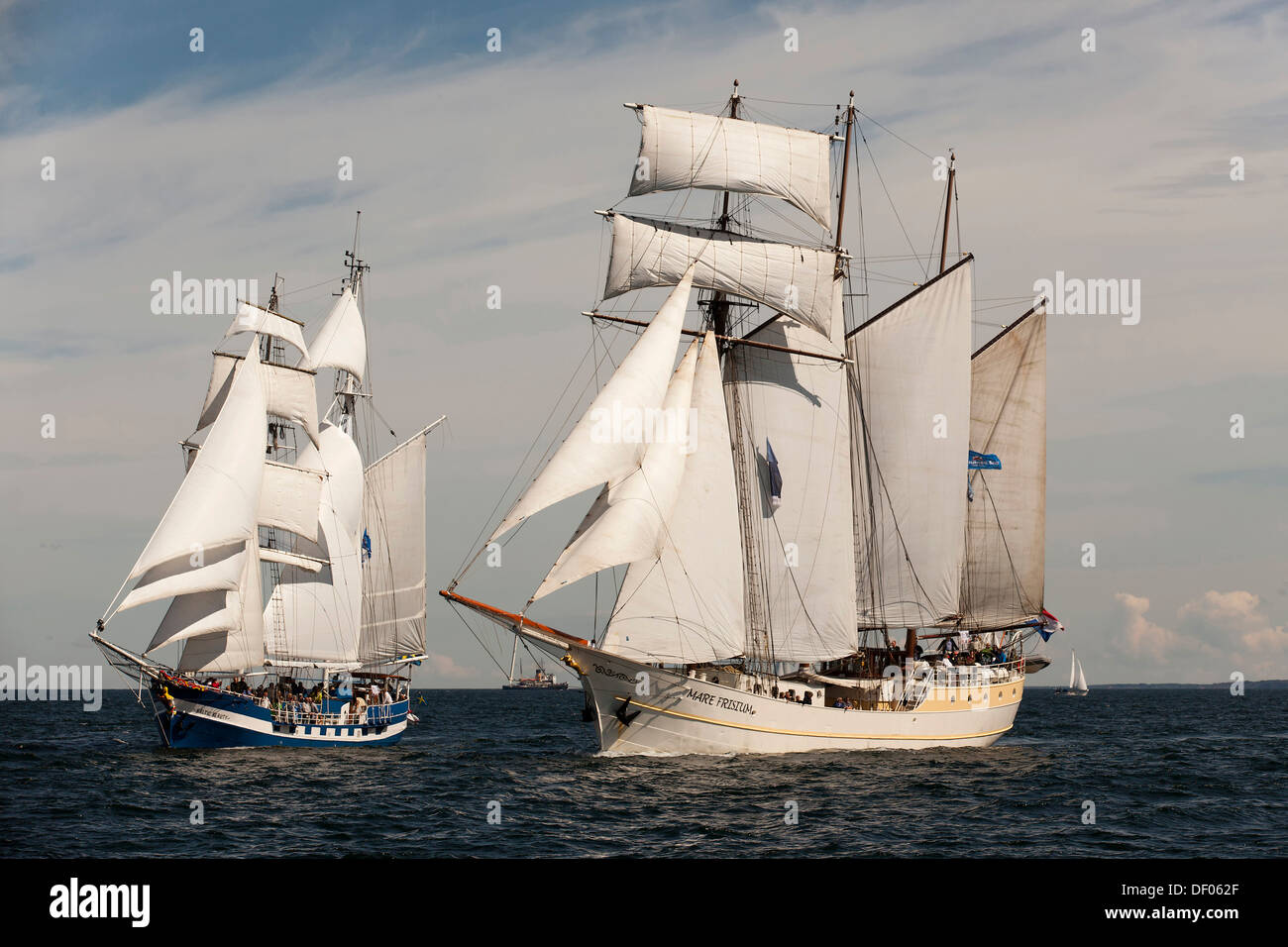 Three masted schooner hi-res stock photography and images - Alamy