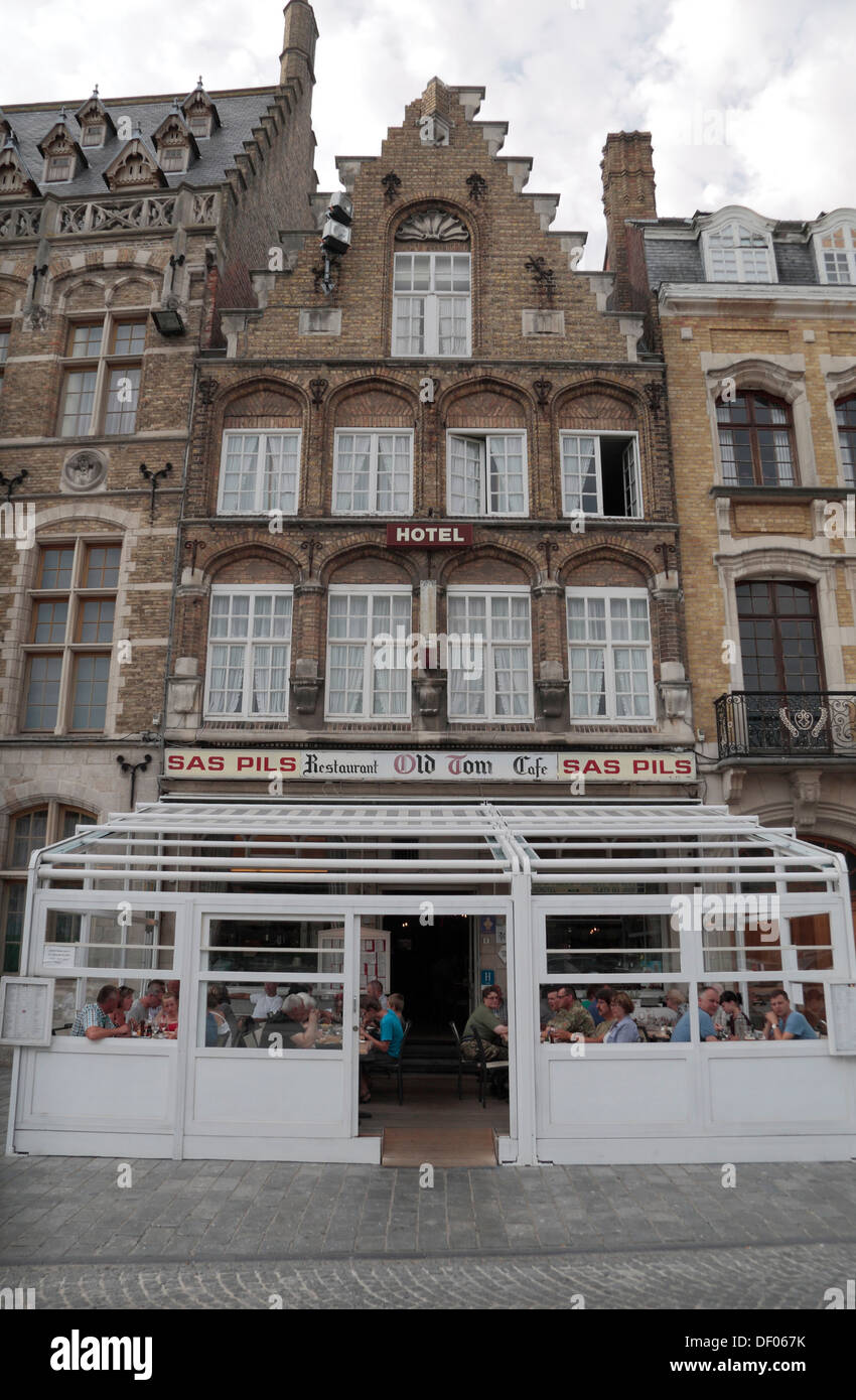 Ypres cafe hi-res stock photography and images - Alamy