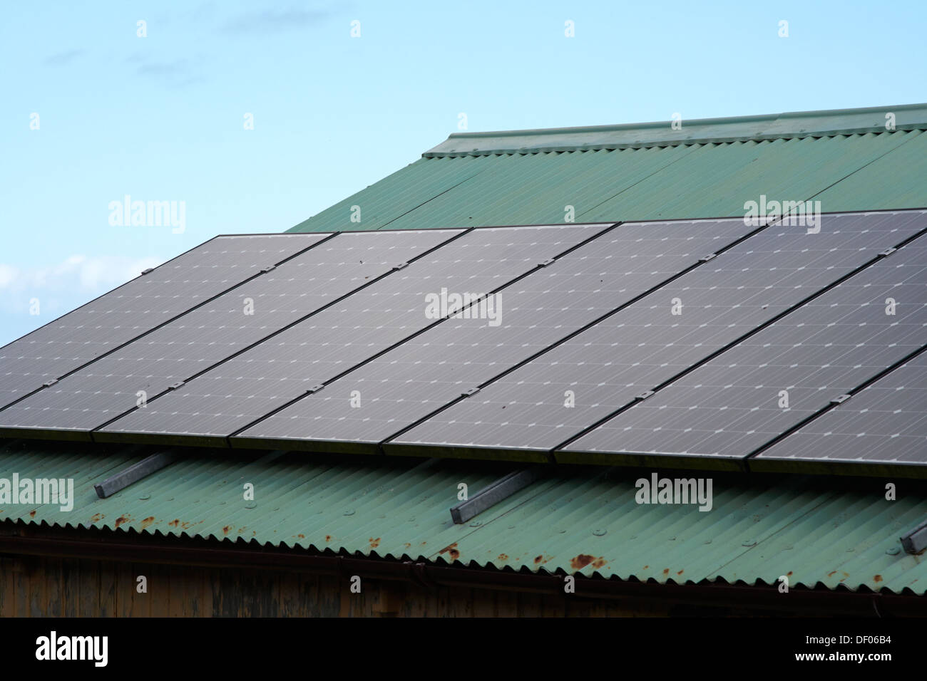 Solar panels uk countryside hi-res stock photography and images - Alamy