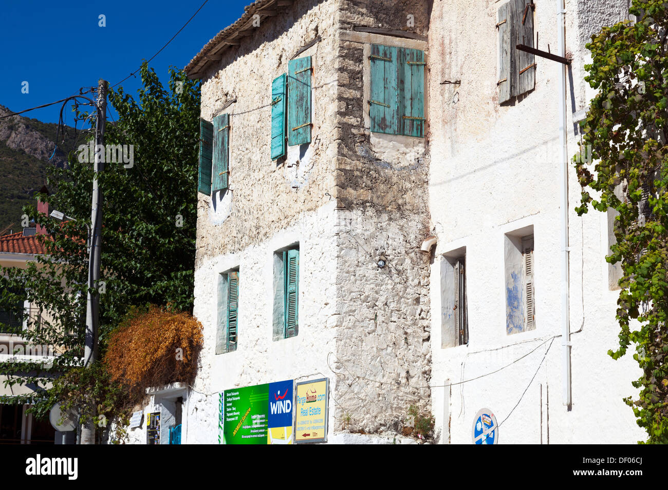 Run down buildings hi-res stock photography and images - Alamy